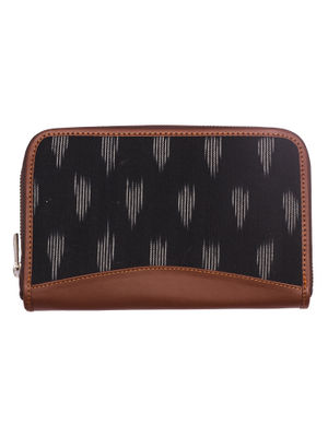Buy Zouk Womens Ikat Striped Black Chain Wallet Online