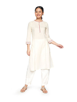 Global Desi Bottoms : Buy Global Desi White Solid Tapered Bottom Online ...