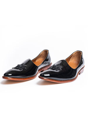 Buy Kavith Sainaani Patent Leather Embroidered Jutti Online