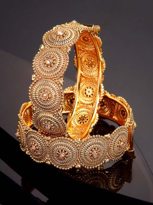 Buy Karatcart Gold-Plated Handcrafted Jadau Bangles for Women Online
