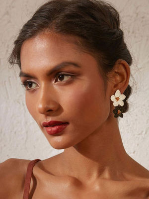 Buy Pipa Bella by Nykaa Fashion White And Black Lilly-Designed Earrings ...