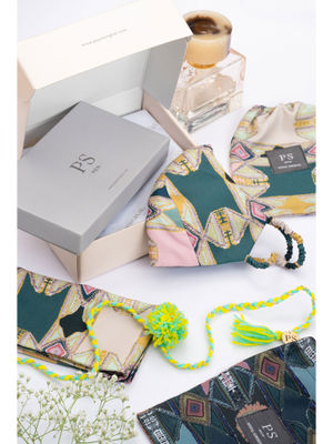 Buy PS Accessories by Payal Singhal Payal Singhal Classic Rakhi Gift ...